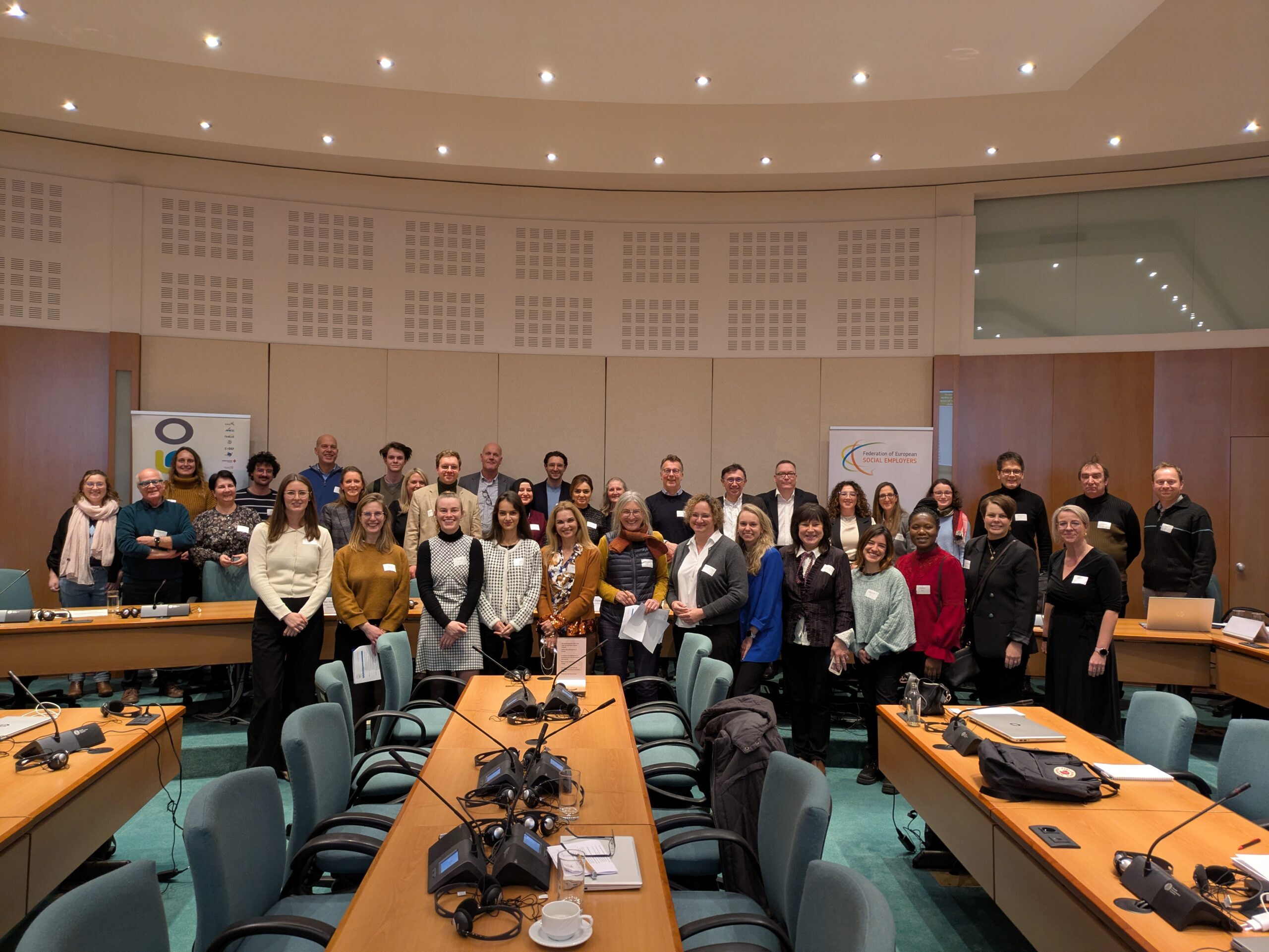 Working conditions and impact of AI & digitalisation in social services ...